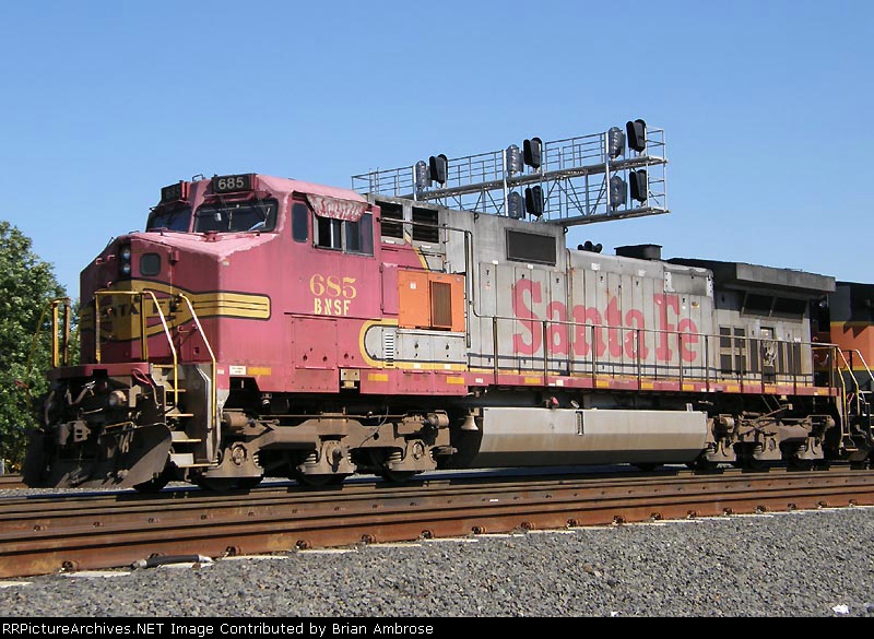 BNSF 685